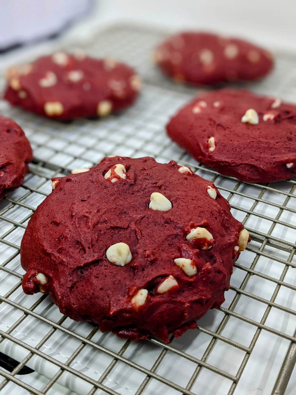 Low Calorie Red Velvet White Chip Cookies - CRUMBL copycat - Lose ...